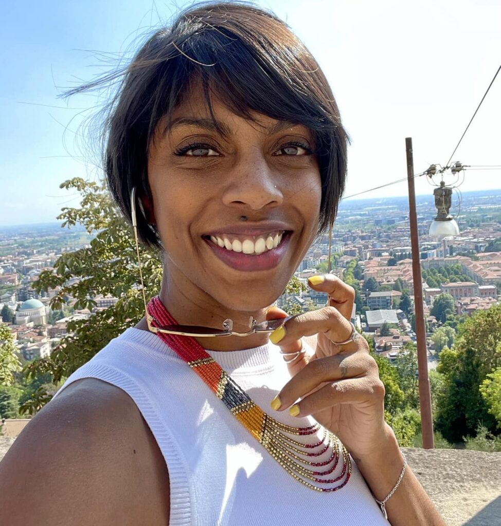 What does it *really* mean to be a woman of colour? - Annick Ina